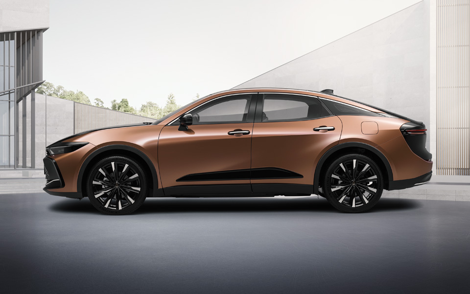 Toyota Crown 2023 Features | Toyota Saudi Arabia - alj